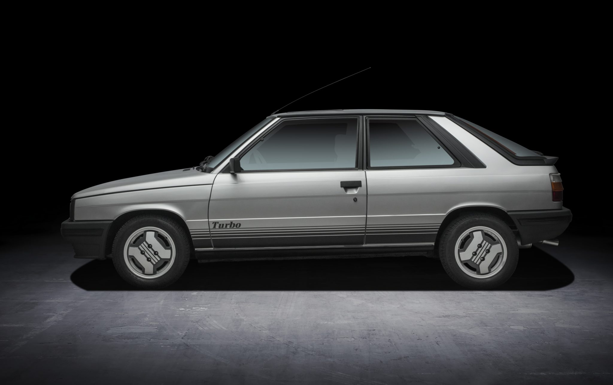 1984 Renault 11 Coupe Turbo Wallpaper – Noolyo.com